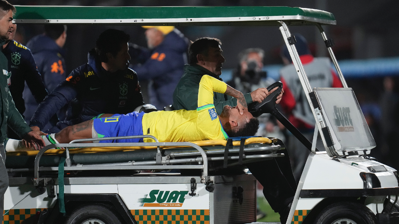 Neymar tears ACL, meniscus while playing for Brazil in World Cup ...