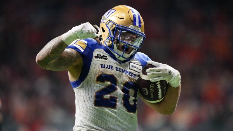 Star running back Oliveira, receiver Schoen re-sign with Blue Bombers - Sportsnet.ca