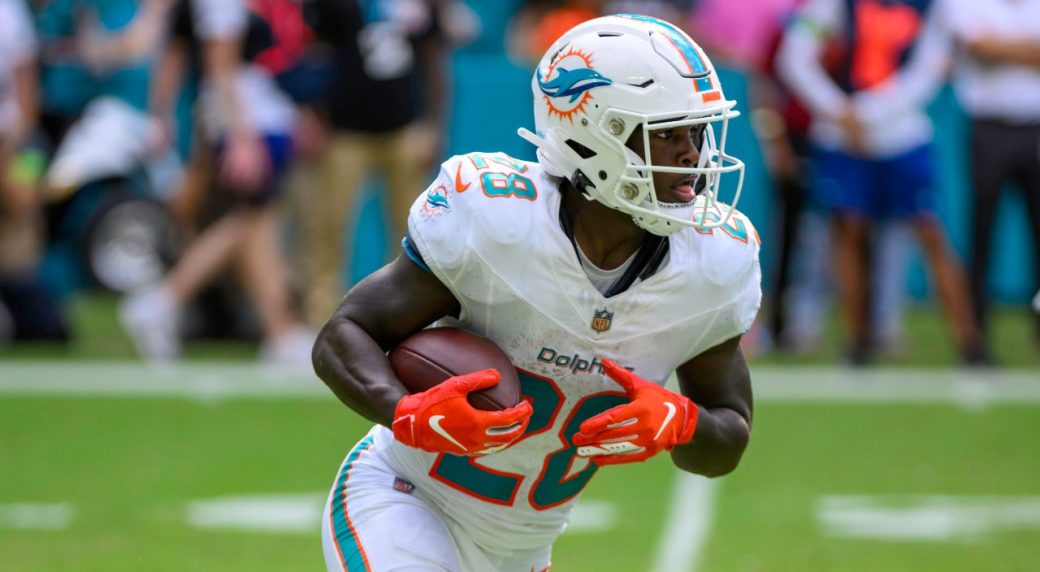 Dolphins activate RB Achane ahead of matchup with Raiders