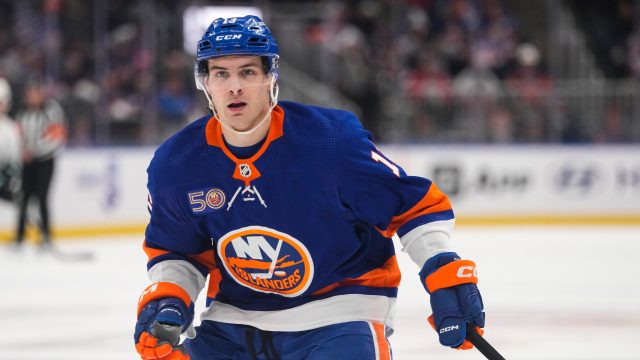 Islanders' Mat Barzal out with upper-body injury - Sportsnet.ca