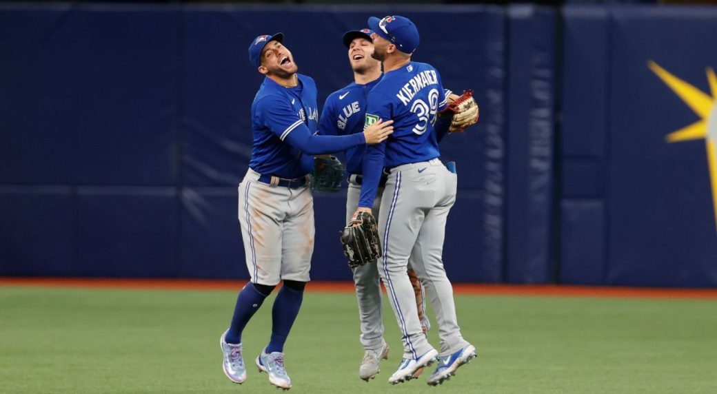 Blue Jays win Team Gold Glove Award in the American League