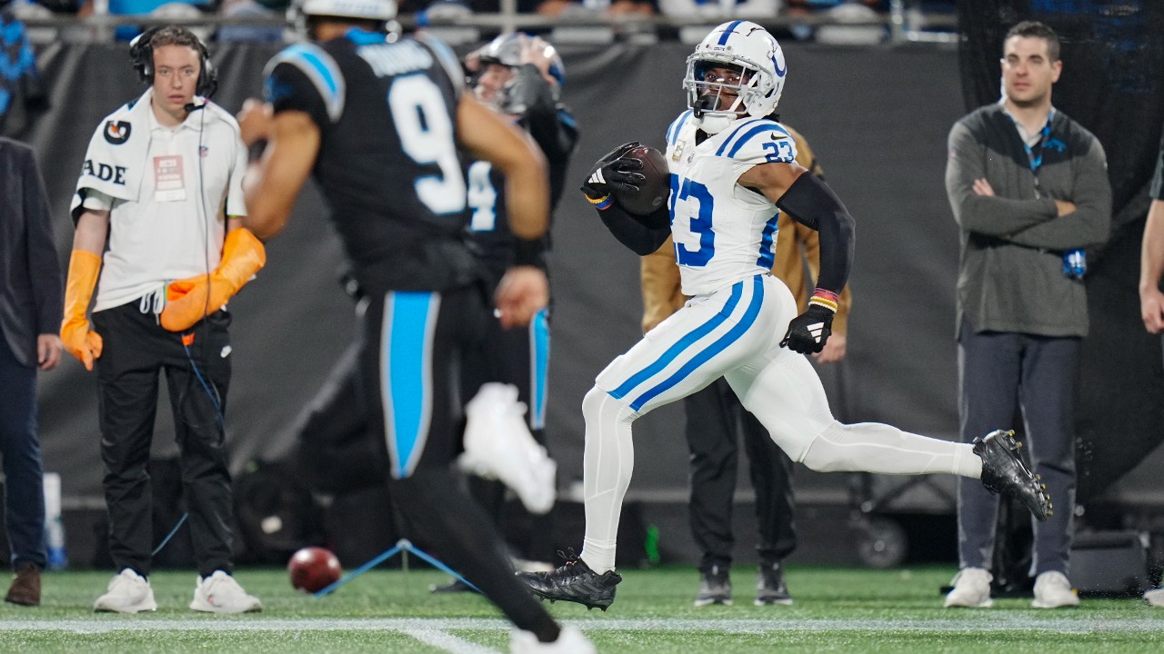 Kenny Moore's two pick-6s help Colts snap skid with victory over ...