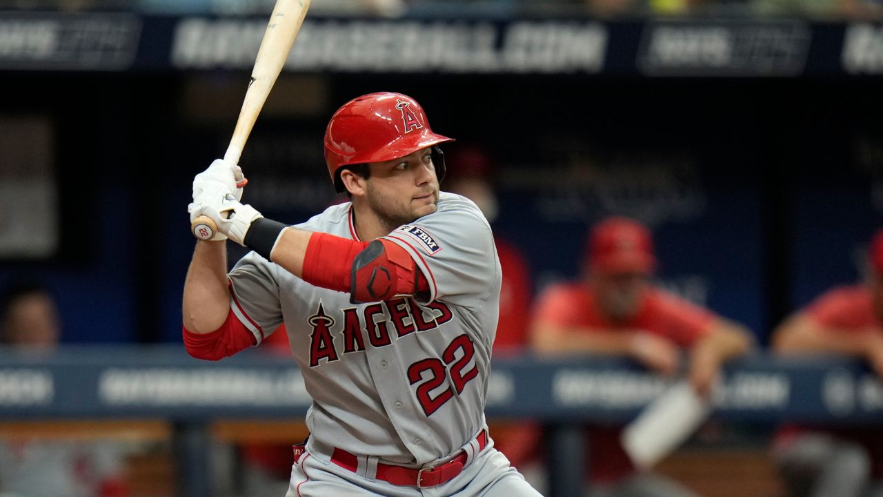 Angels trade IF David Fletcher, C Max Stassi to Braves - Sportsnet.ca