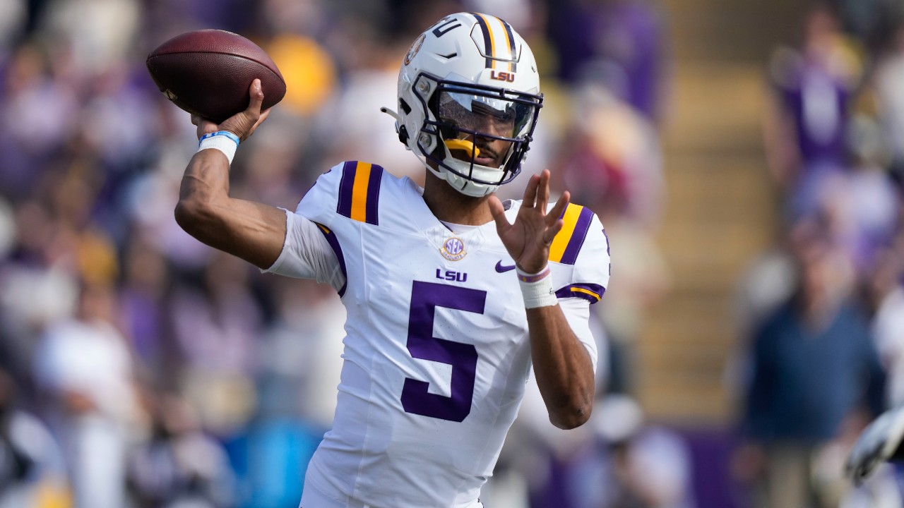LSU QB Jayden Daniels wins Heisman Trophy after prolific season - Sportsnet.ca