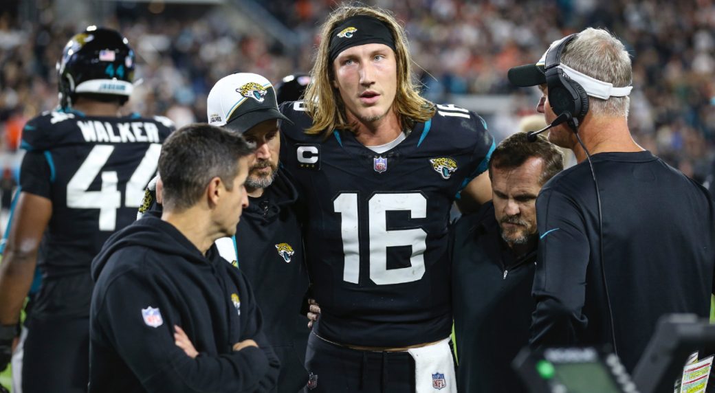 Jaguars QB Lawrence making progress toward 'hopefully playing' vs. Browns