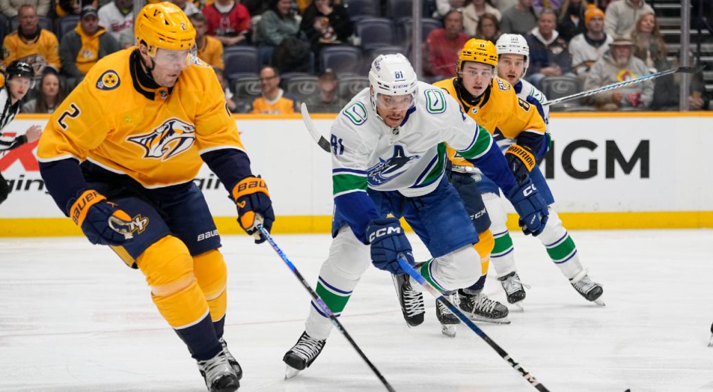 DeSmith holds steady as Canucks take down Predators