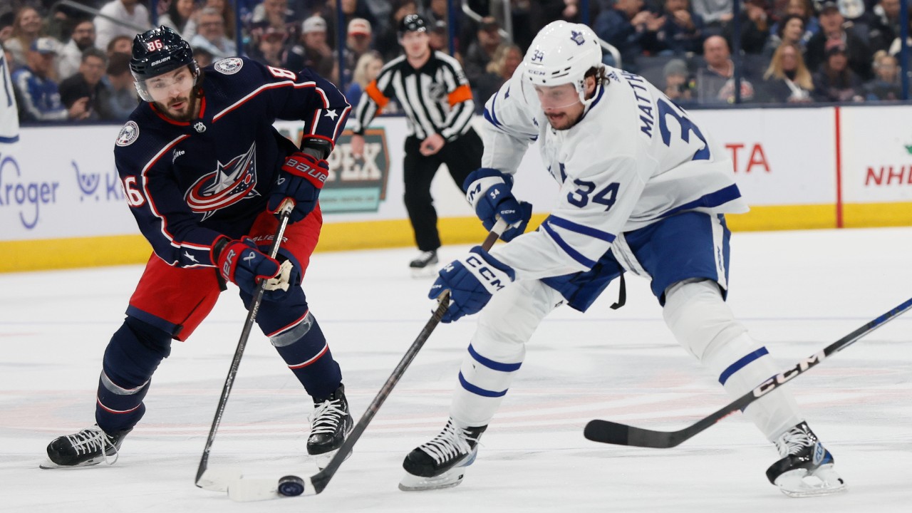 Matthews scores twice, leads Maple Leafs over Blue Jackets