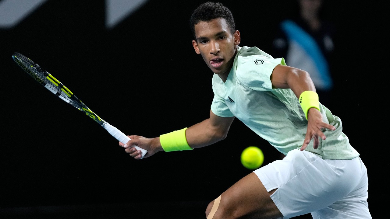 Canada's Auger-Aliassime moves into third round at Australian Open - Sportsnet.ca
