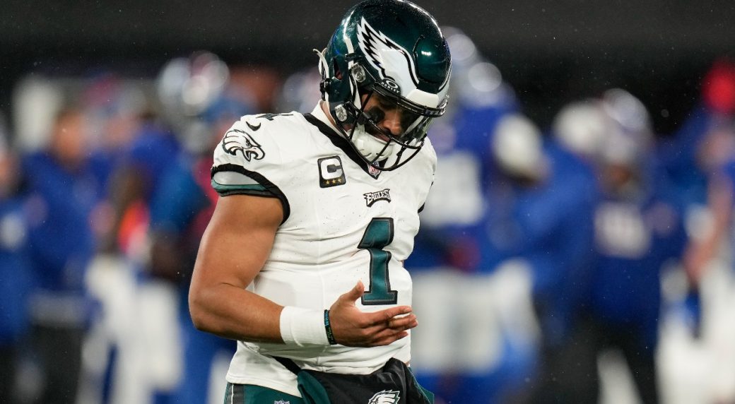 Eagles complete late-season collapse, finish 1-5 stretch with loss to ...