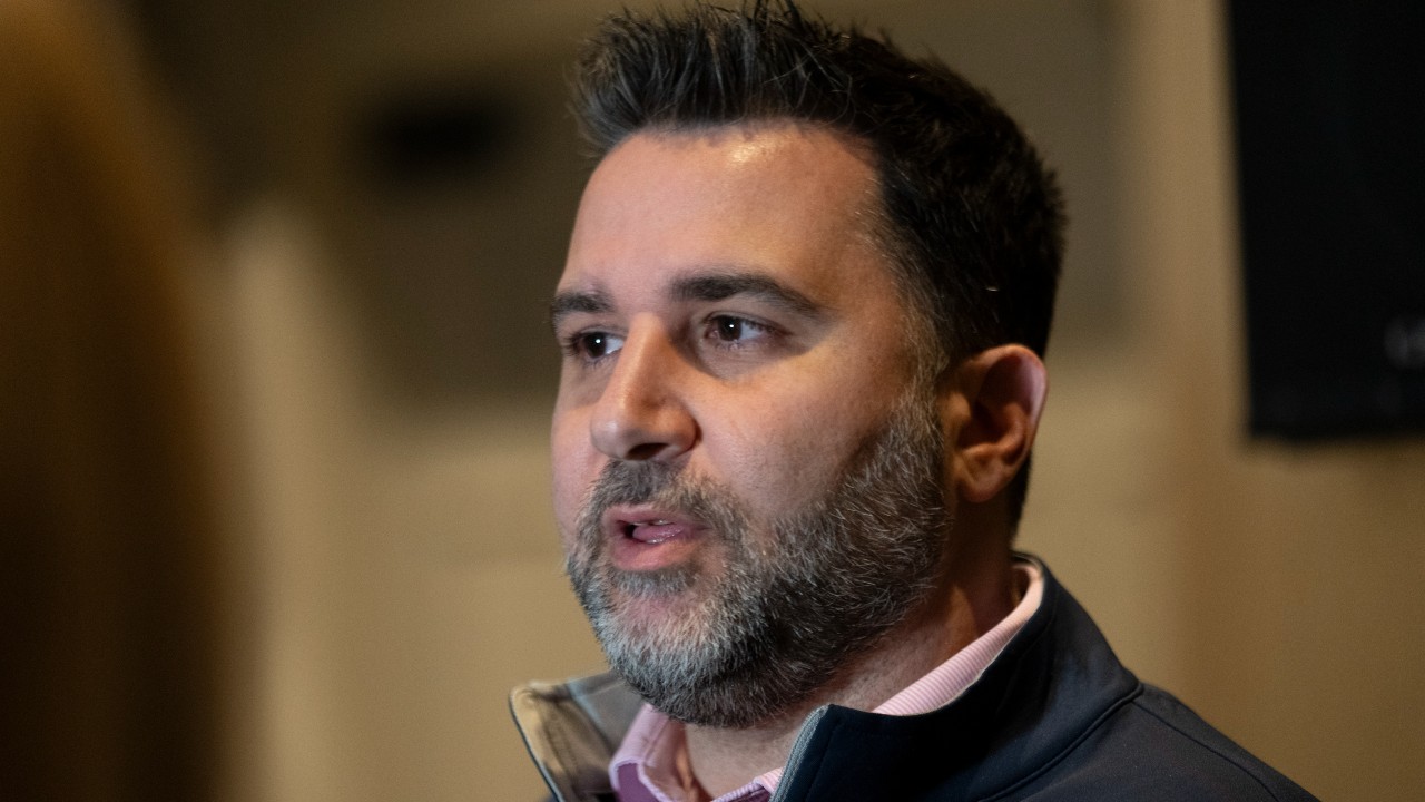 Braves extend GM Alex Anthopoulos' contract through 2031 season ...