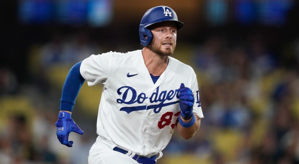 Cubs acquire power-hitting 3B Busch, reliever Almonte from Dodgers