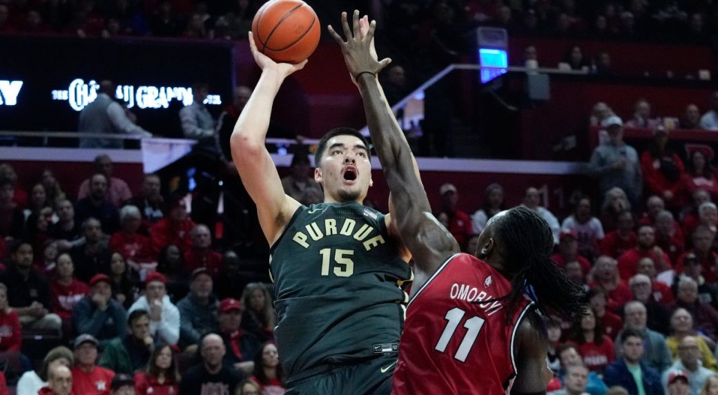 Canada's Edey joins 2000 point, 1000 rebound club as Purdue beats Rutgers