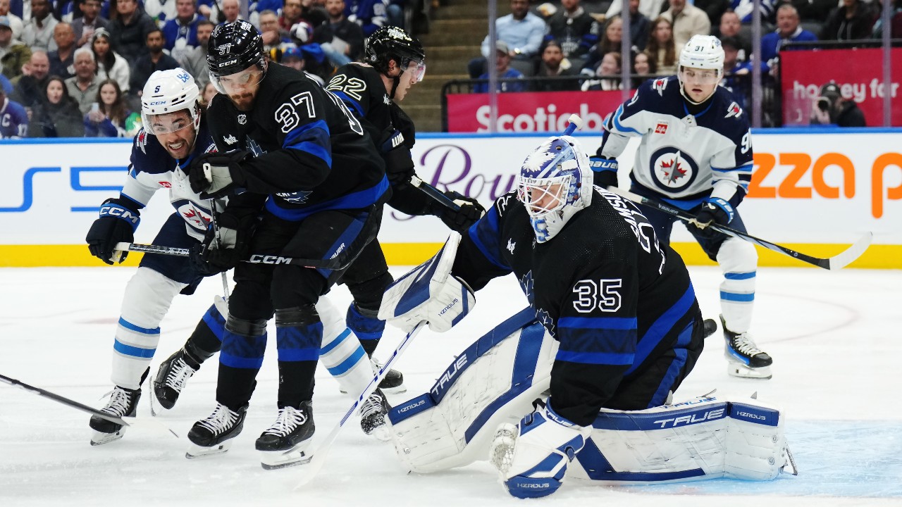 Matthews scores winner, Samsonov earns shutout as Maple Leafs down Jets ...