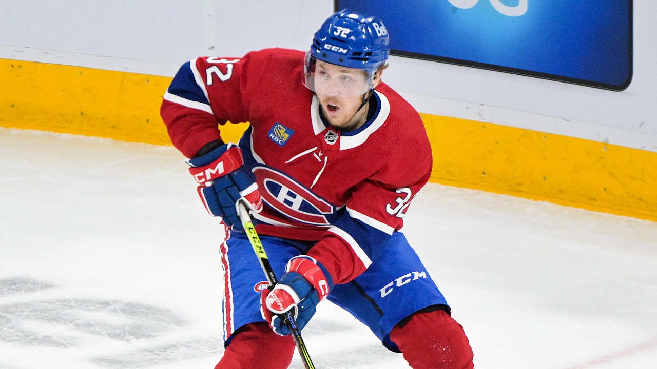 Penguins trade Rem Pitlick to Blackhawks for seventh-round pick ...