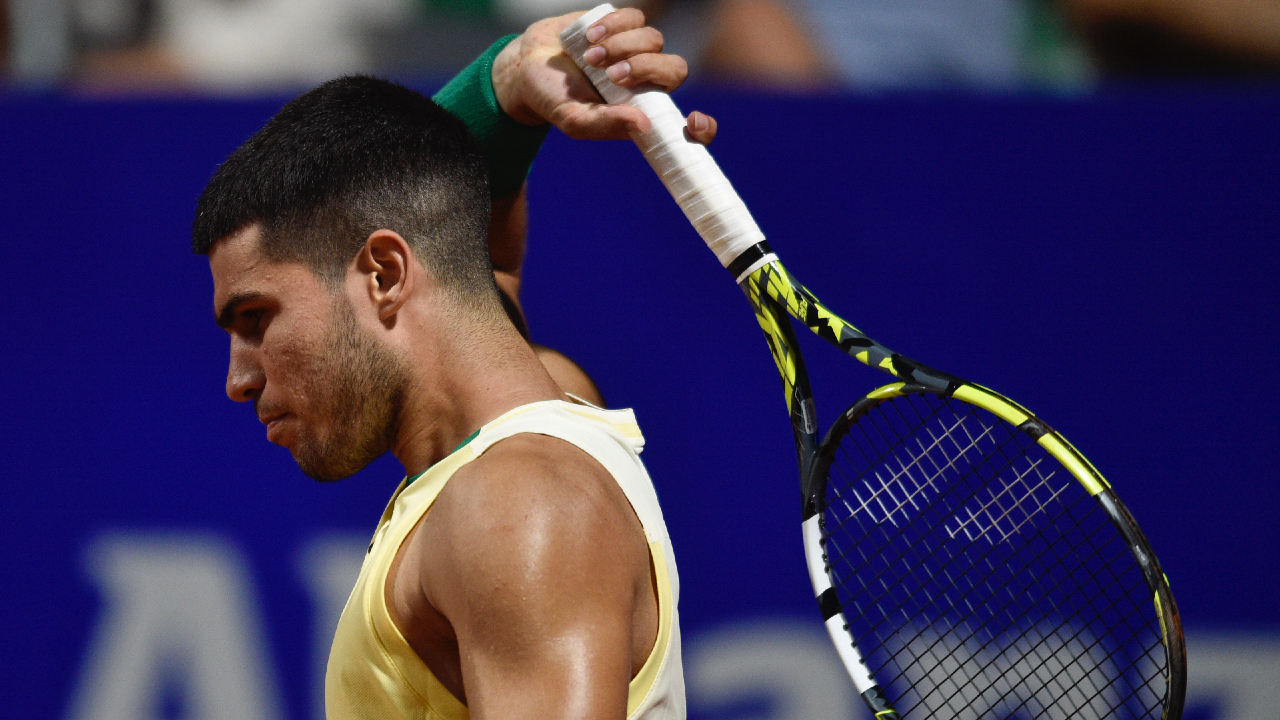 Defending champ Alcaraz upset by Jarry in Argentina Open semifinals ...