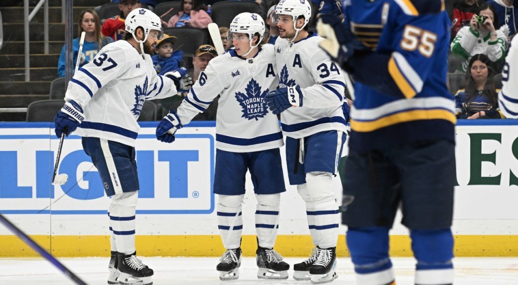 Matthews scores NHL-leading 49th goal, leads Maple Leafs over Blues