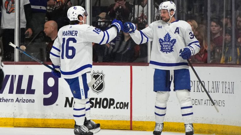 Matthews scores two goals in hometown return to help Maple Leafs beat ...