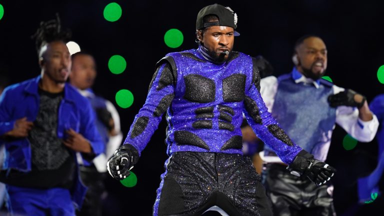 Usher shines at star-studded 2024 Super Bowl halftime show - Sportsnet.ca