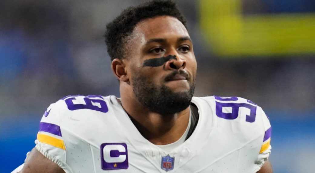 AP Source: Texans agree on $49M deal with star pass rusher Danielle Hunter