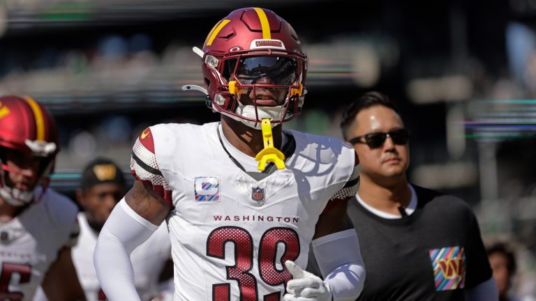 AP Source: Commanders, Reaves agree to two-year deal - Sportsnet.ca