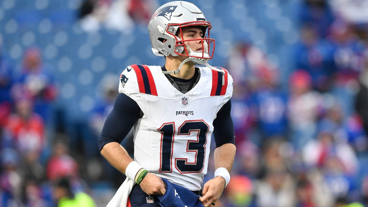 Canadian QB Nathan Rourke officially returns to New England Patriots ...