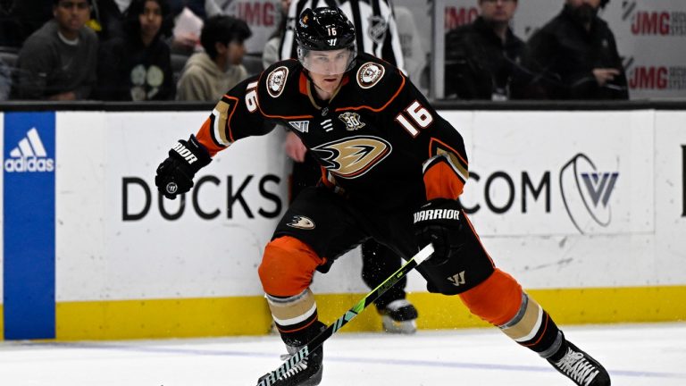 Anaheim Ducks' Ryan Strome fined $5K for cross-checking Seattle Kraken ...