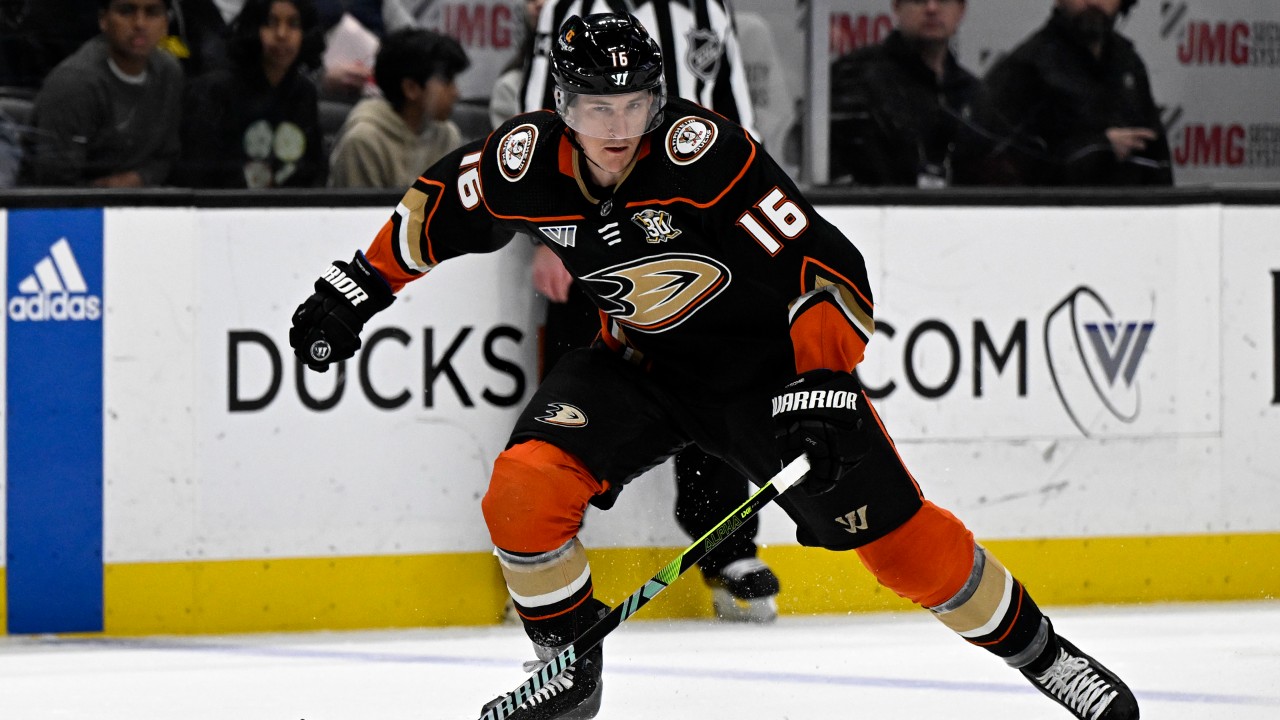 Anaheim Ducks' Ryan Strome fined $5K for cross-checking Seattle Kraken ...