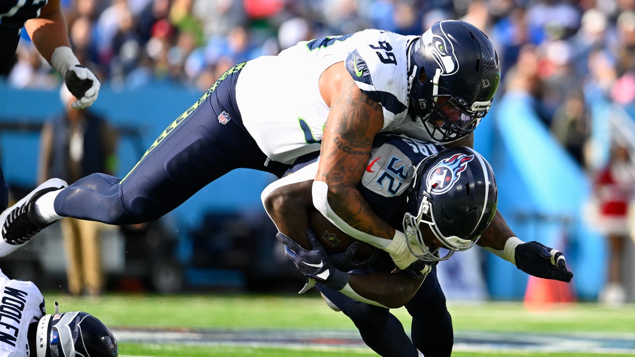 AP Source: Seahawks agree to three-year, $64.5M deal with Leonard ...