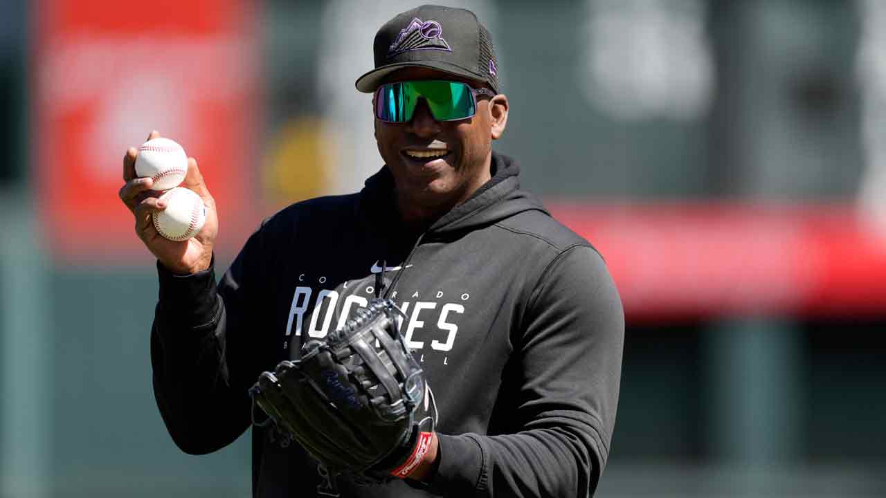 U.S. FAA to probe baseball coach in cockpit during a flight from Denver ...