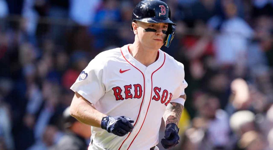 Red Sox place Canada's Tyler O'Neill on 10-day IL with right knee ...