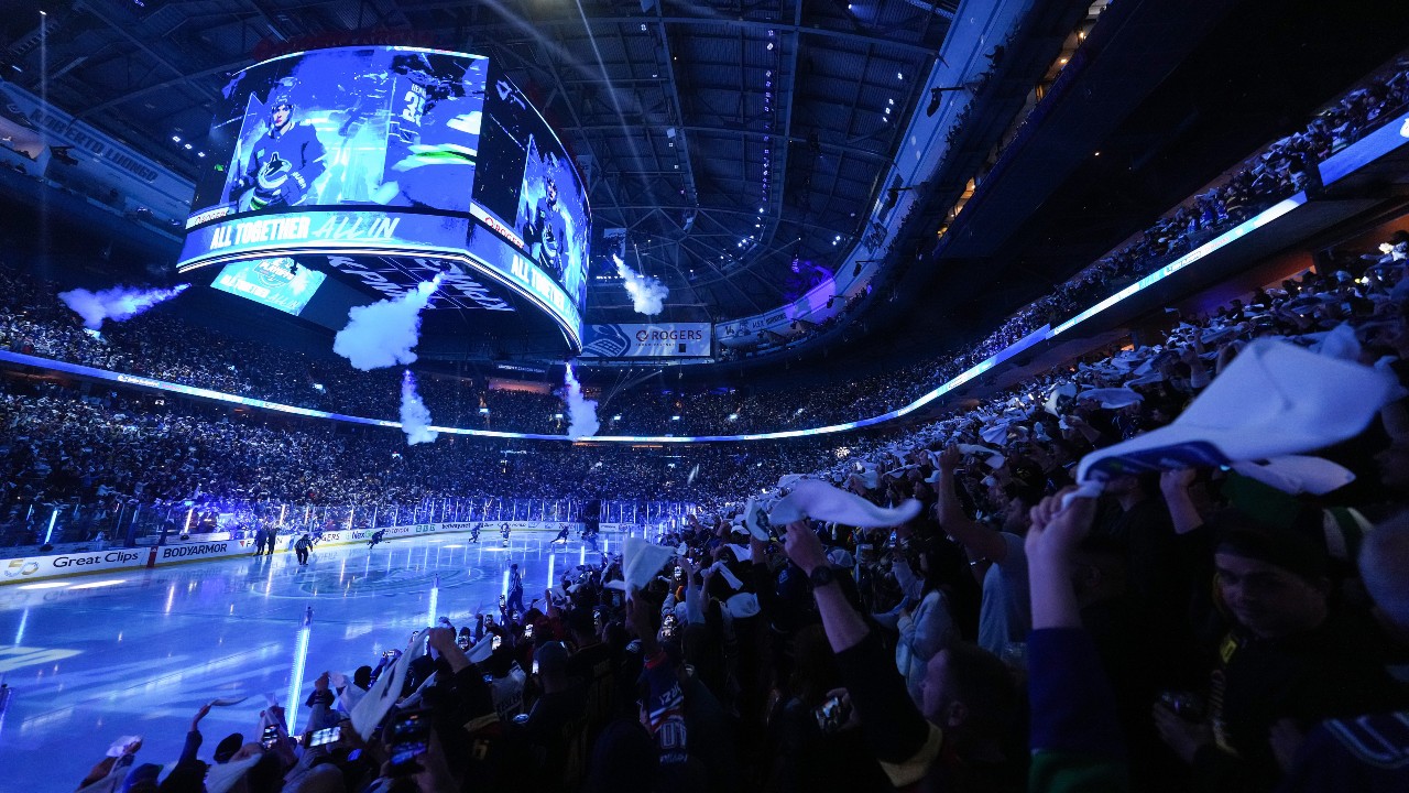 Calm down, there is no refs' conspiracy favouring Oilers over Canucks ...