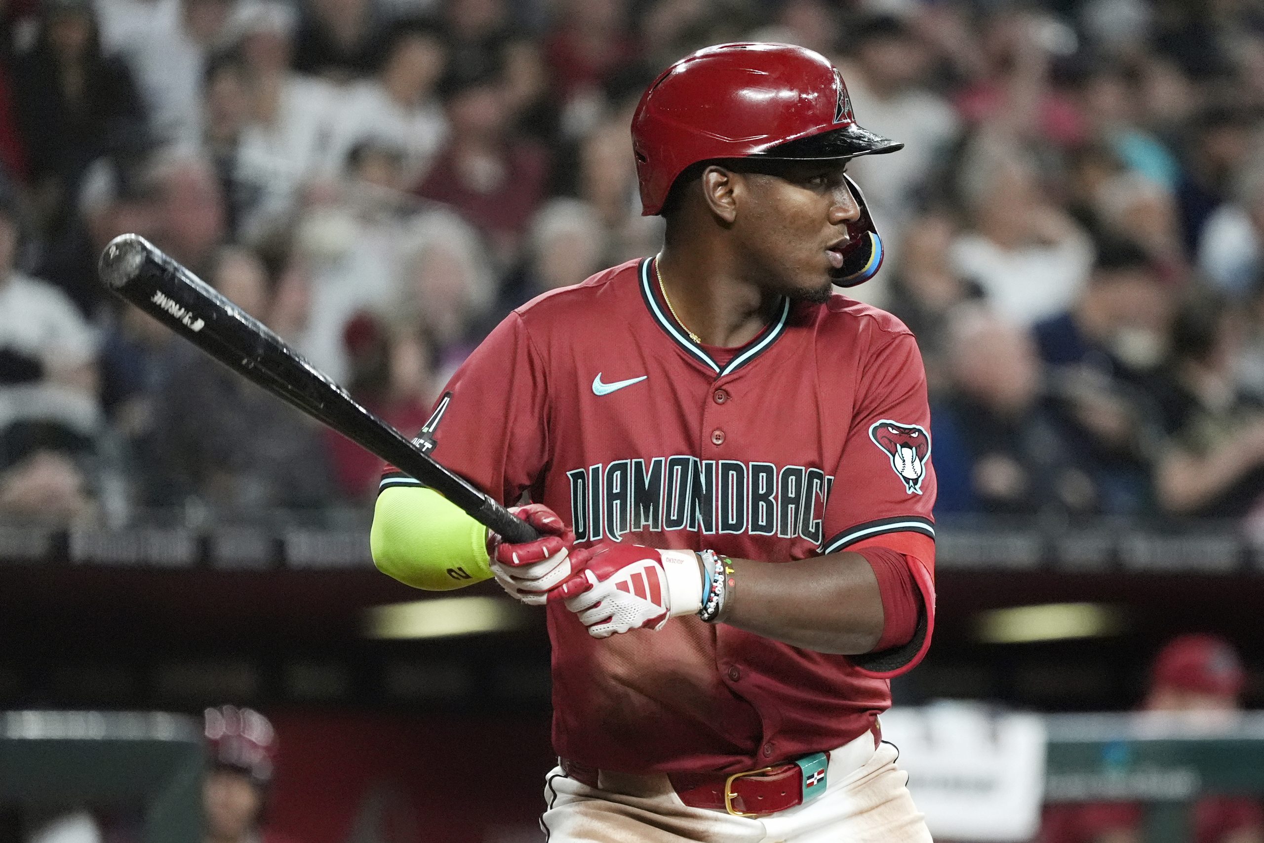 Diamondbacks' Perdomo to have knee surgery to repair torn meniscus ...