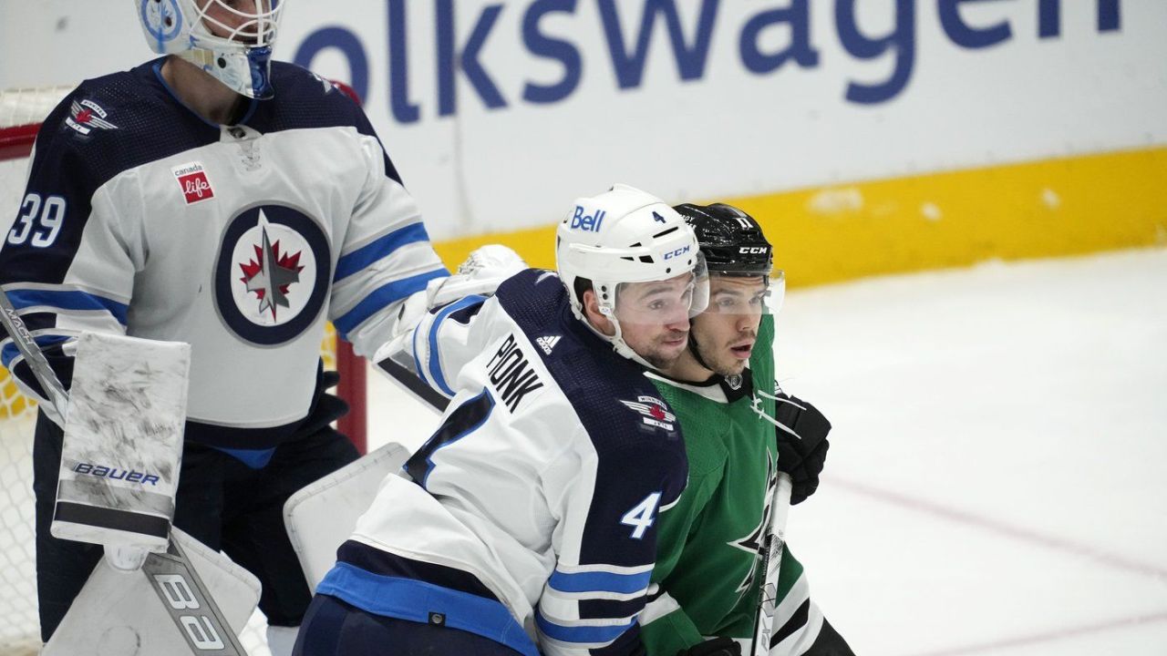 Laurent Brossoit gets third shutout, Jets' win keeps Stars from ...