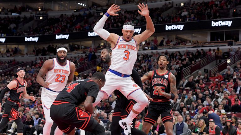Knicks' Josh Hart ejected against Bulls after foot strikes Javonte ...