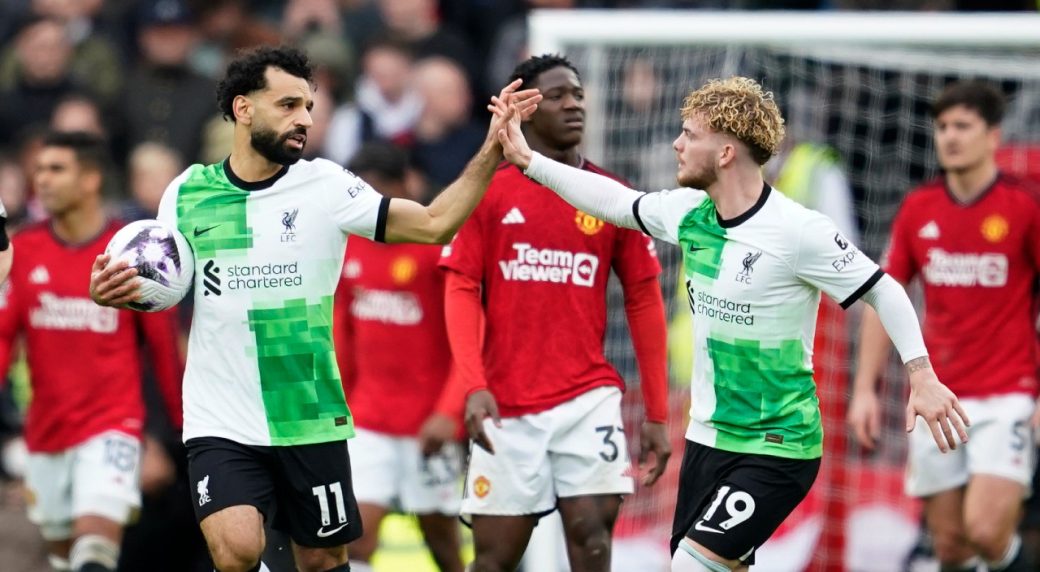 Man United, Liverpool draw after late Salah penalty