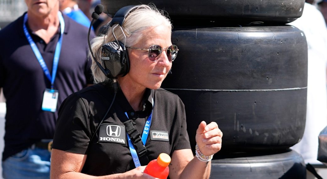 Lewis Hamilton's former trainer Angela Cullen returns to racing with ...