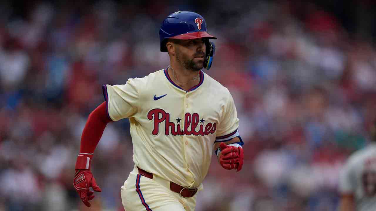 Phillies' Whit Merrifield reflects on free-agent negotiations, time ...