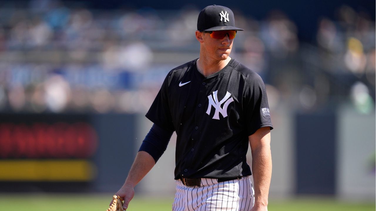 DJ LeMahieu scratched from Yankees' lineup after being hit with ball in face during warmups ...