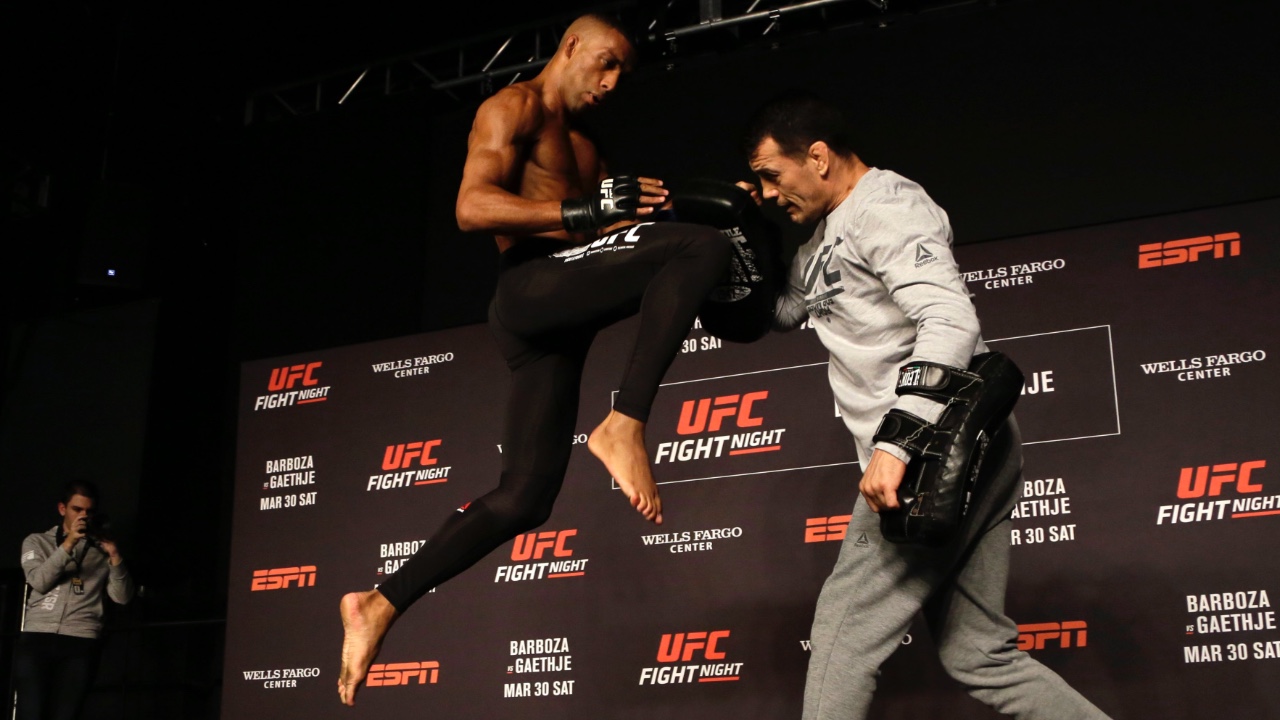 Will Edson Barboza deliver new highlight in main event vs. Lerone ...