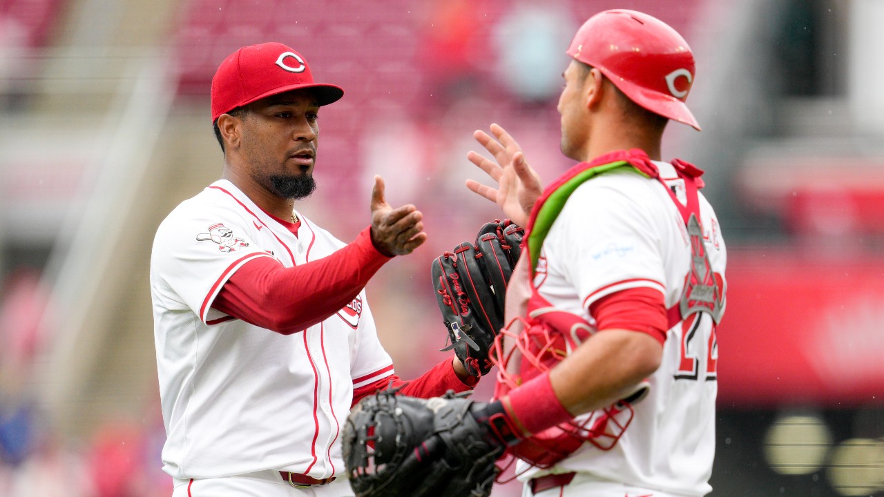 MLB Roundup: Reds top Dodgers to complete sweep - Sportsnet.ca
