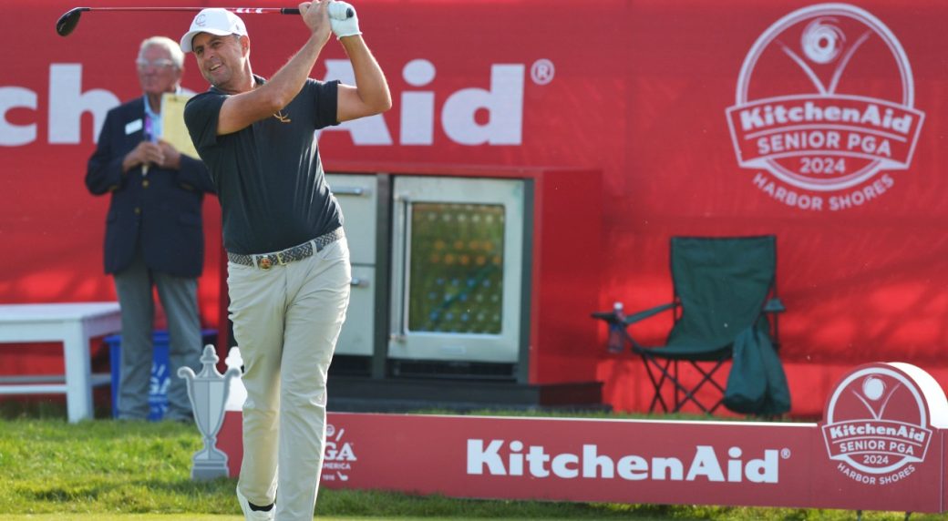 Bland posts 66 and leads Senior PGA in his senior major debut