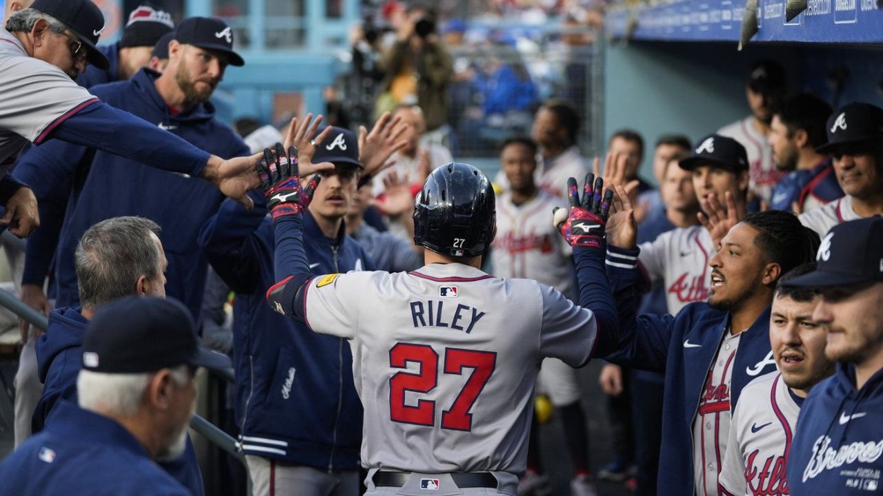 Braves 3B Austin Riley leaves game with tightness on his left side ...