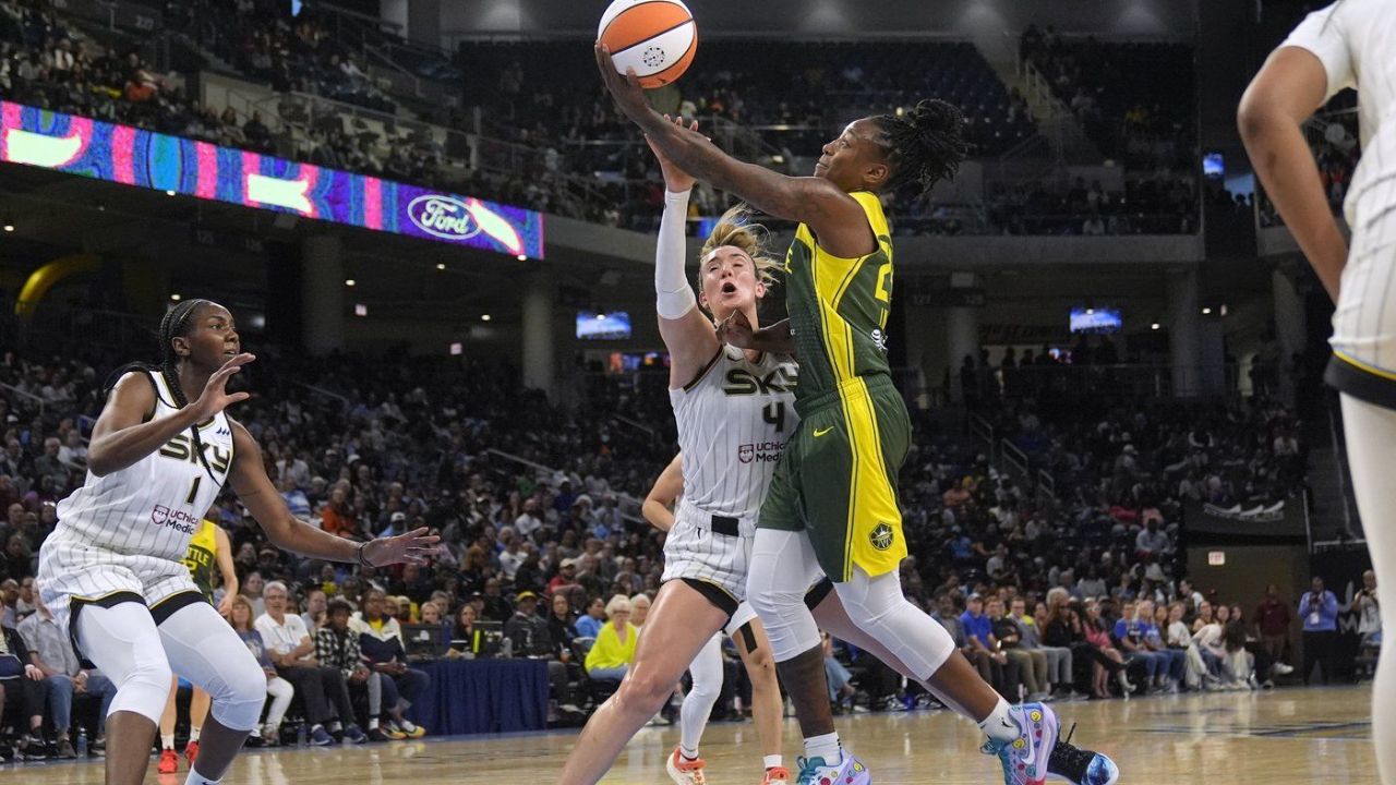 Storm beat Sky to win third straight, move above .500 for the first ...