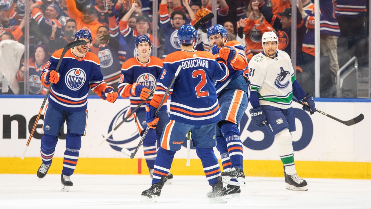 Oilers tie series with Canucks after dramatic last-minute goal