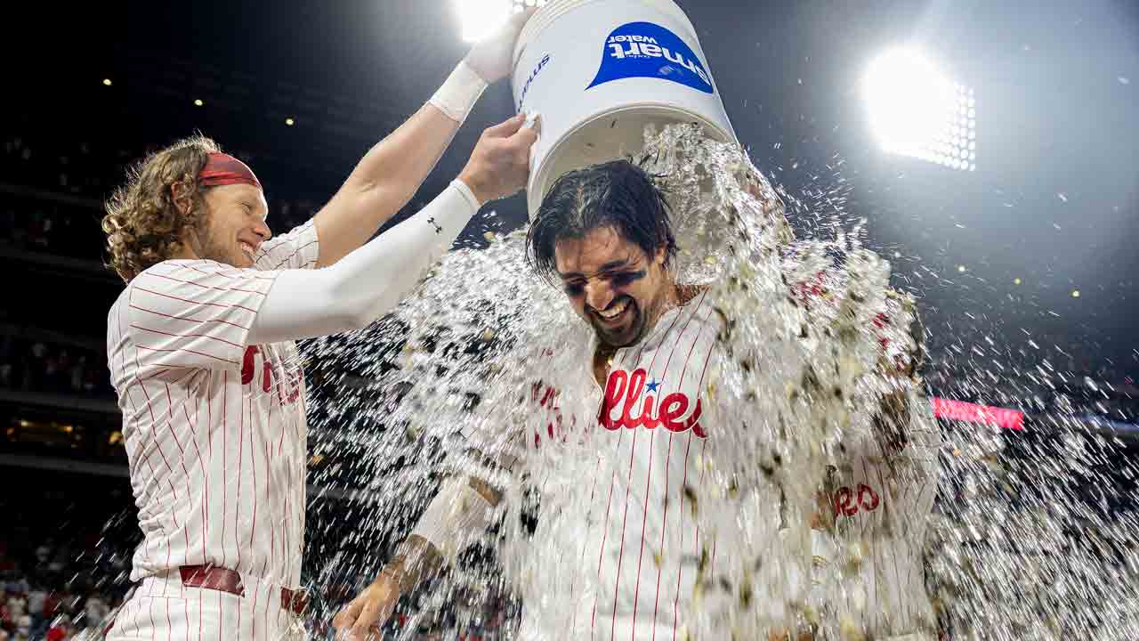 MLB Roundup: Castellanos hits walk-off double in 10th to lift Phillies ...