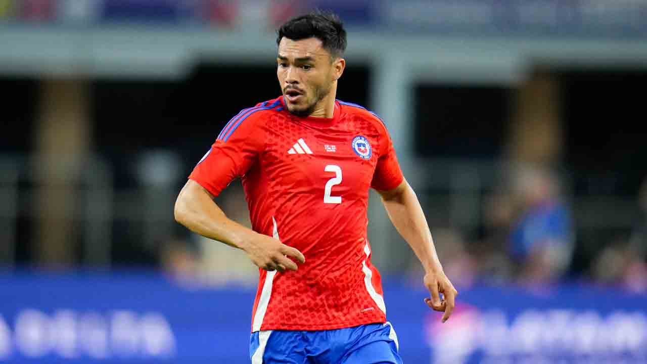 Chile’s Gabriel Suazo given red card in 27th minute vs. Canada