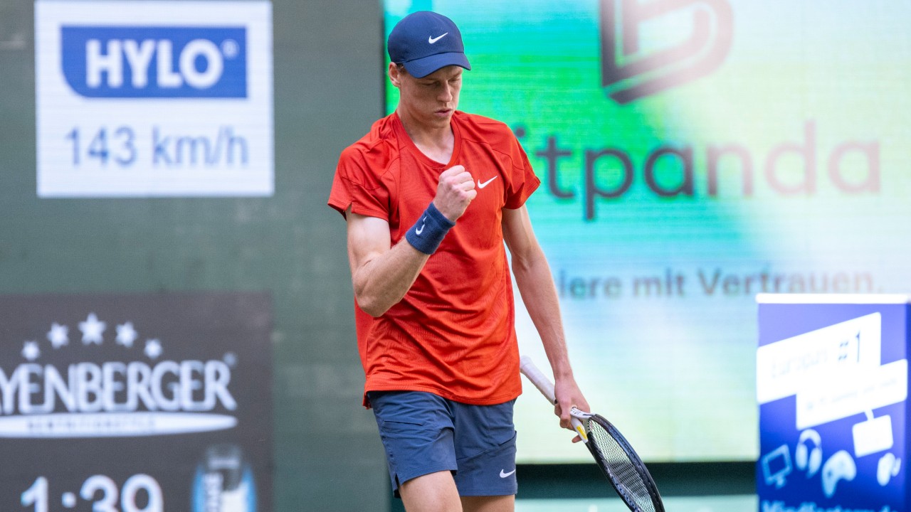 No. 1 Sinner reaches first grass-court final and will face Hurkacz in ...