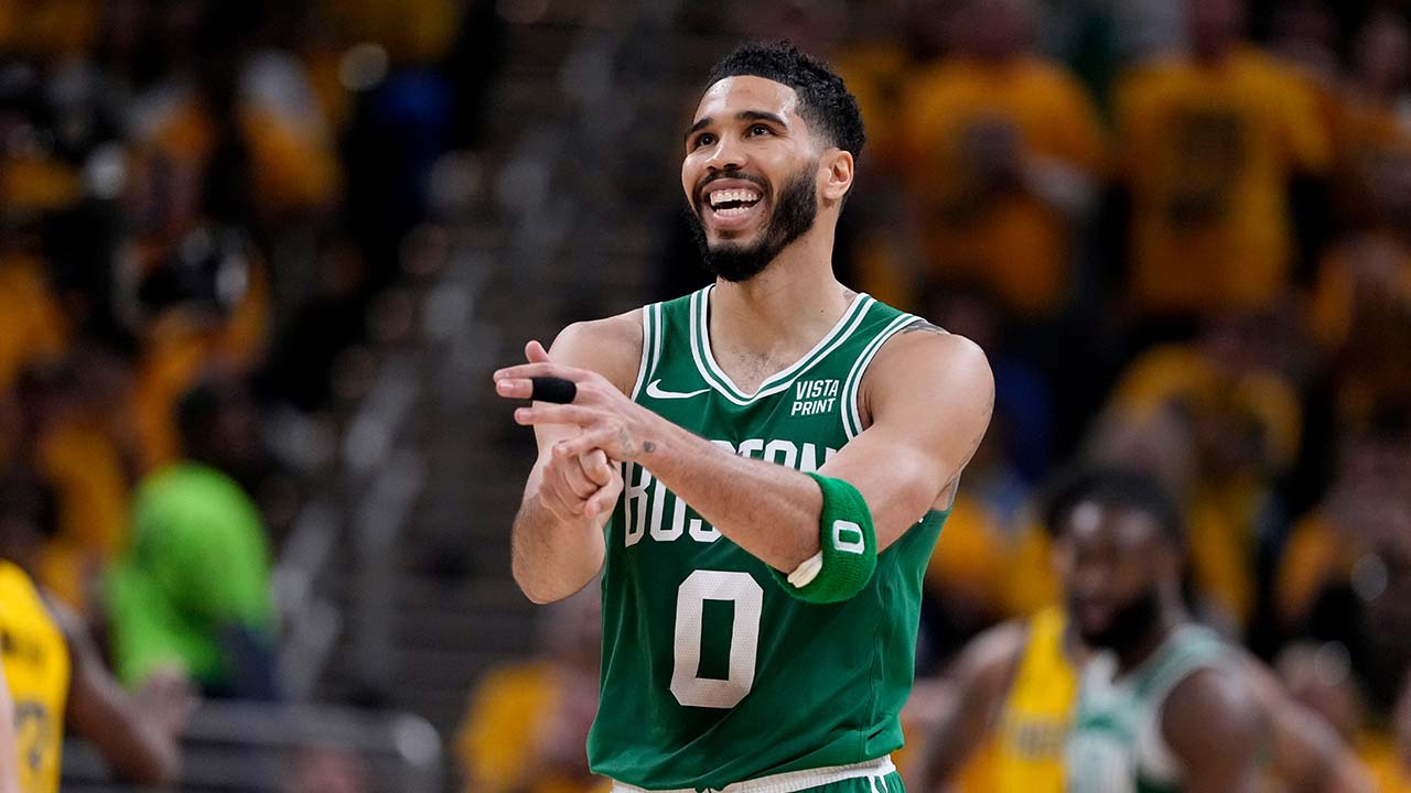Report: Celtics sign Jayson Tatum to largest contract in NBA history ...