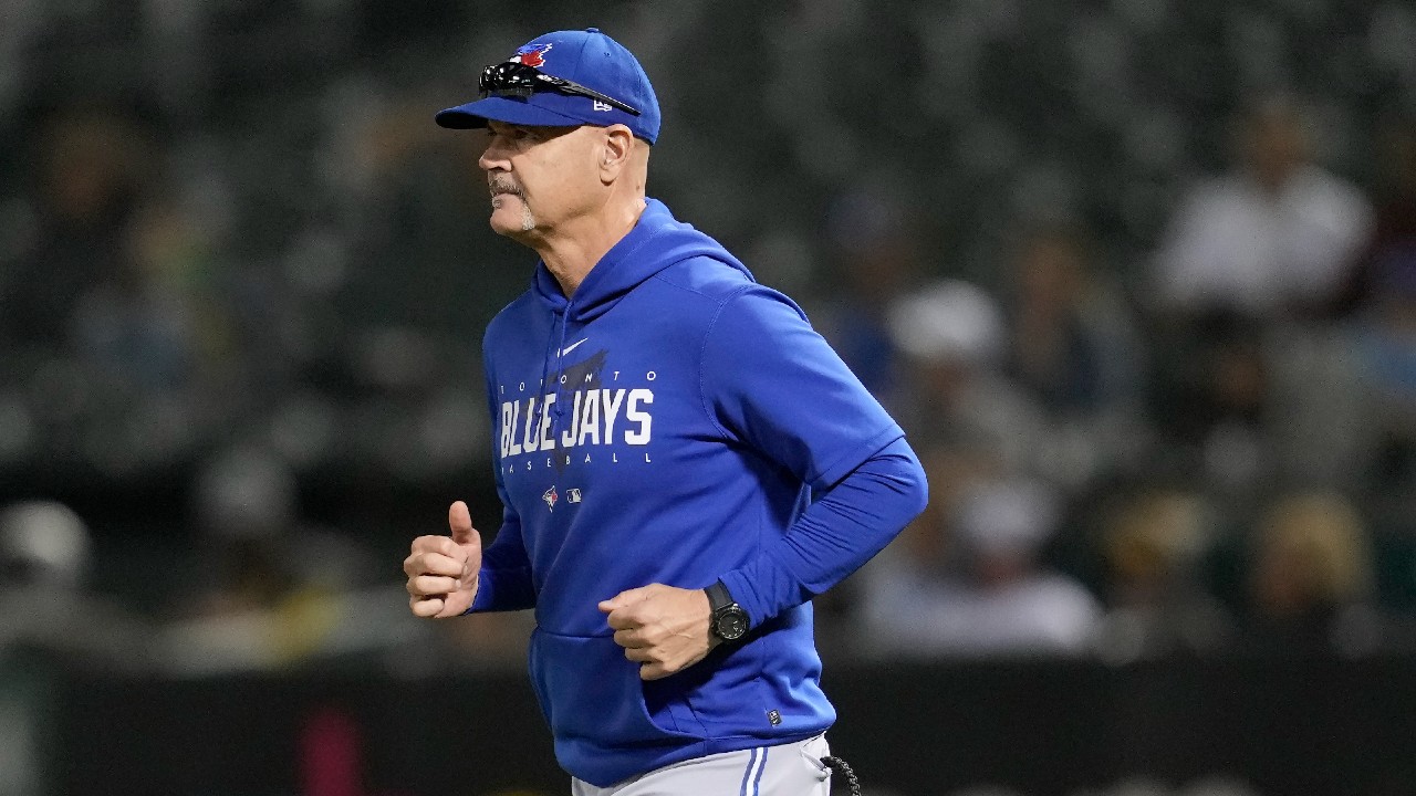 Blue Jays pitching coach Pete Walker ejected vs. Orioles