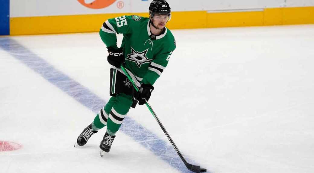 Stars sign Blumel to one-year, two-way contract